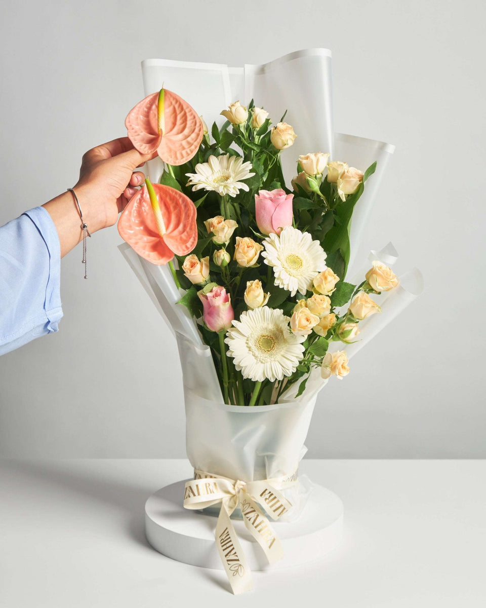 Simon Blushing Bouquet – Zahra